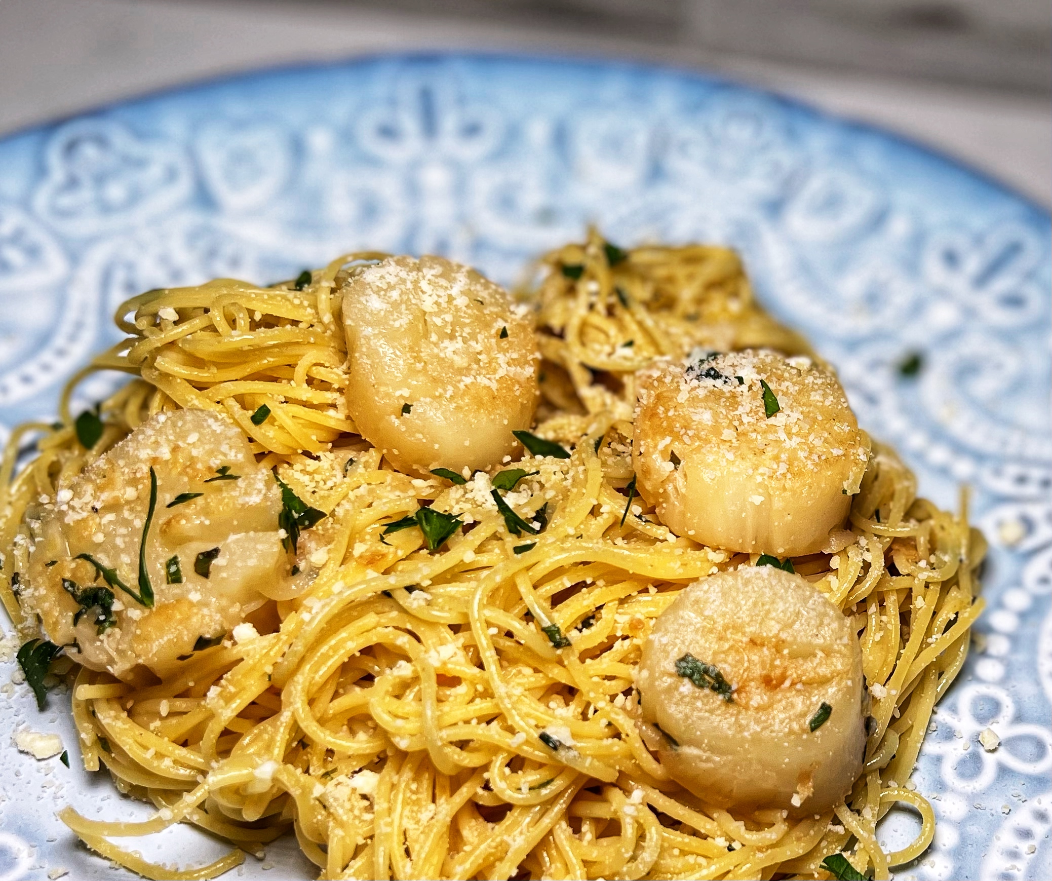 Garlic butter scallops with angel hair pasta – Fit Foodie Chicks